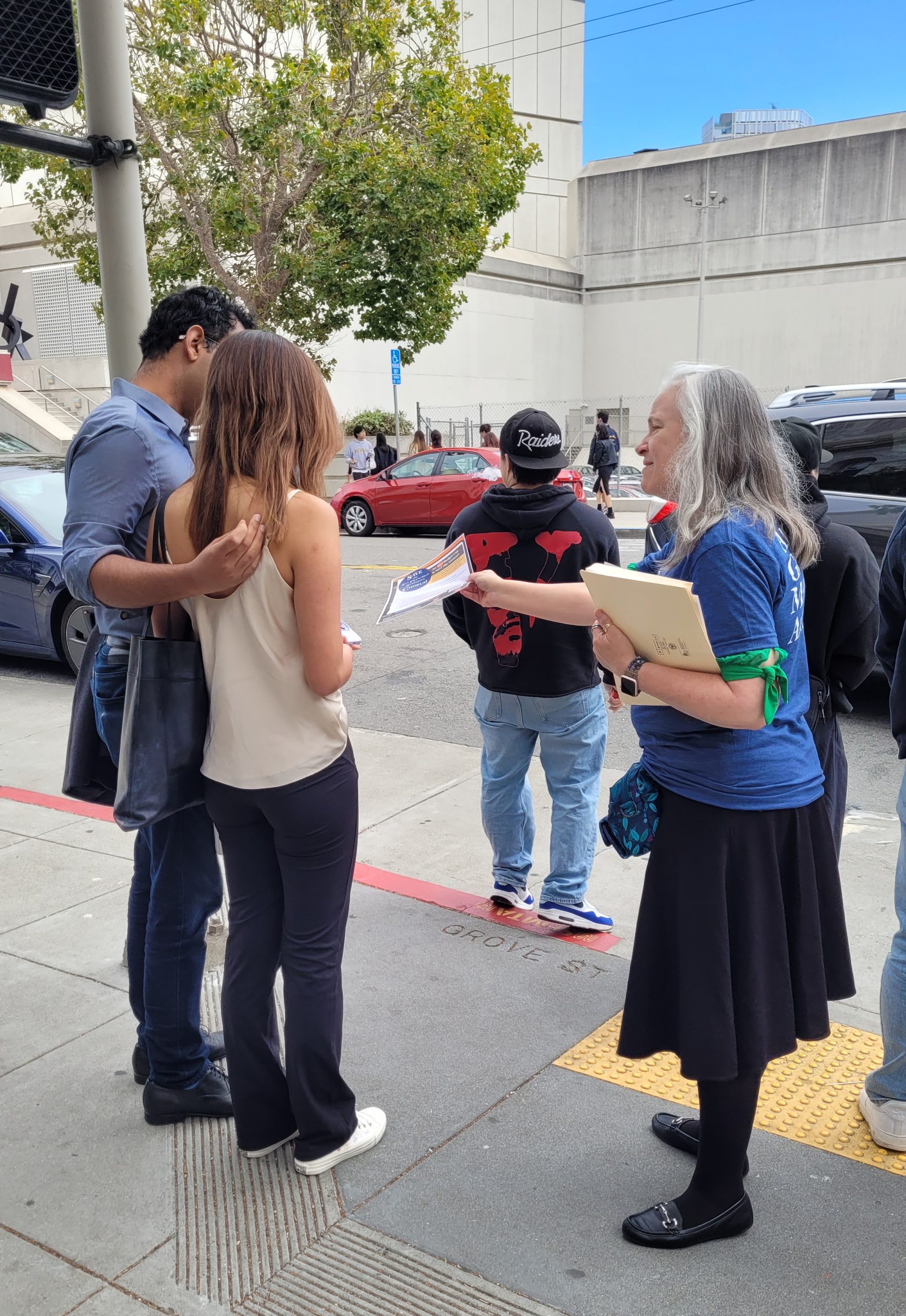 San Francisco Symphony Chorus and Community Allies Leaflet Patrons at ...